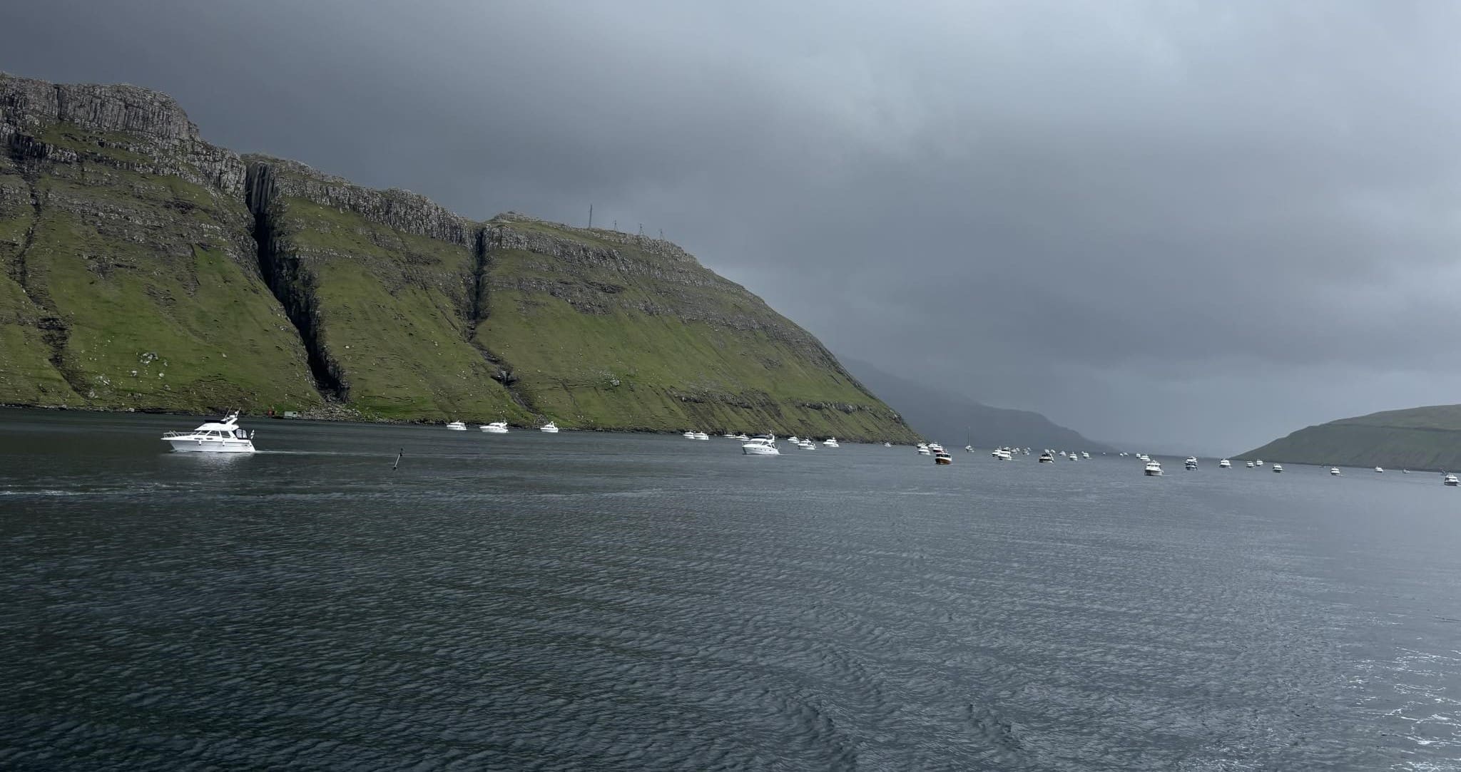 Ikki loyvt at sigla skjótari enn 8 míl - FM1