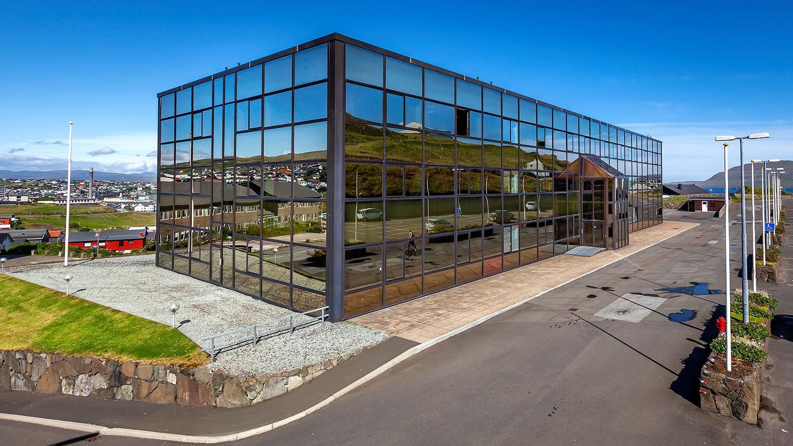 Seta spurn­ing við víð­fevnd­ar heim­ildir - FM1