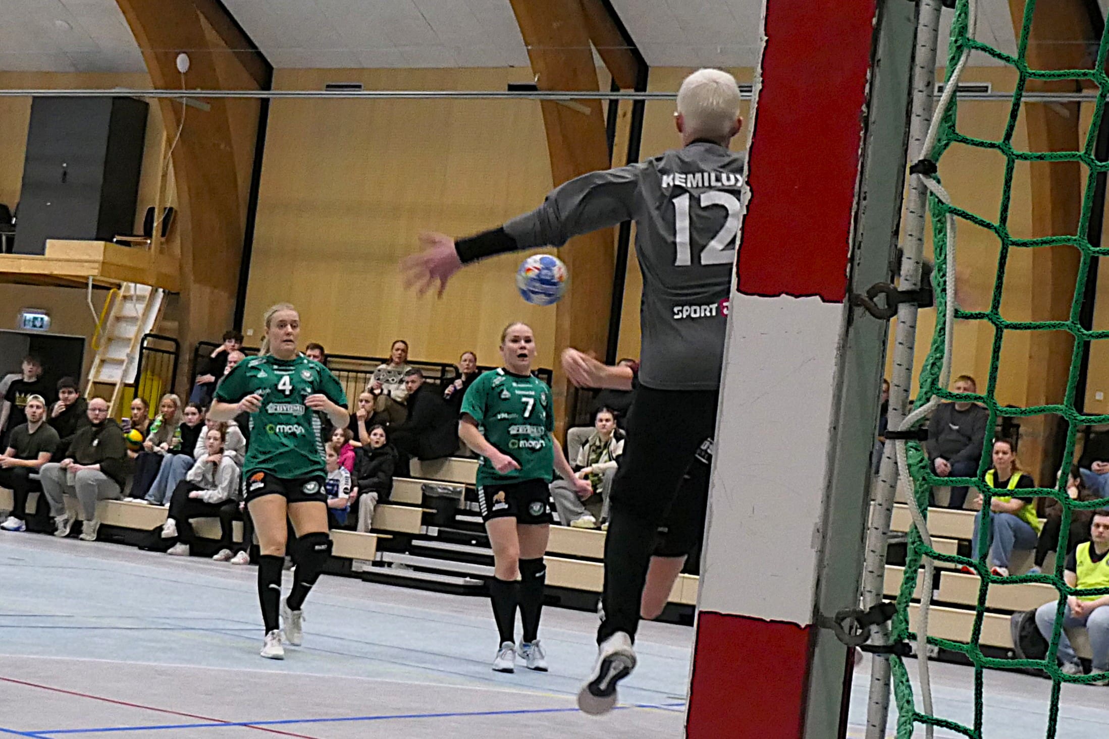 Kyndil hevði munin í spøkum dysti - FM1