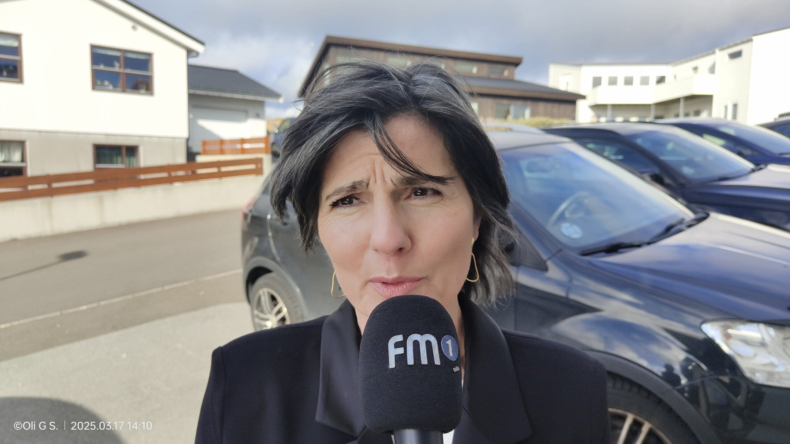 Hoyr sendingina: Frisørsalong Karin´sa 20 ár - FM1