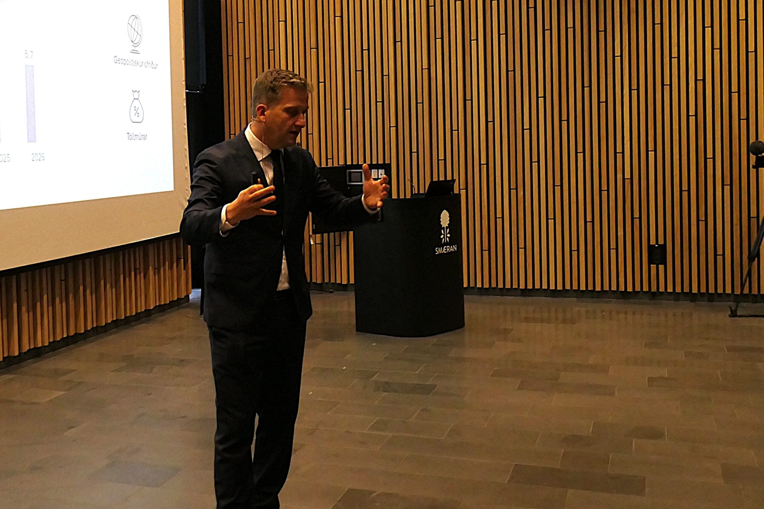 Johnny í Grótinum verjir grovar ákærur móti Løgmansskrivstovuni - FM1